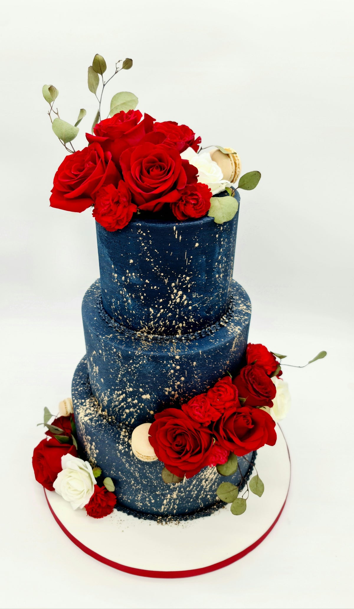 The Midnight Romance Wedding Cake