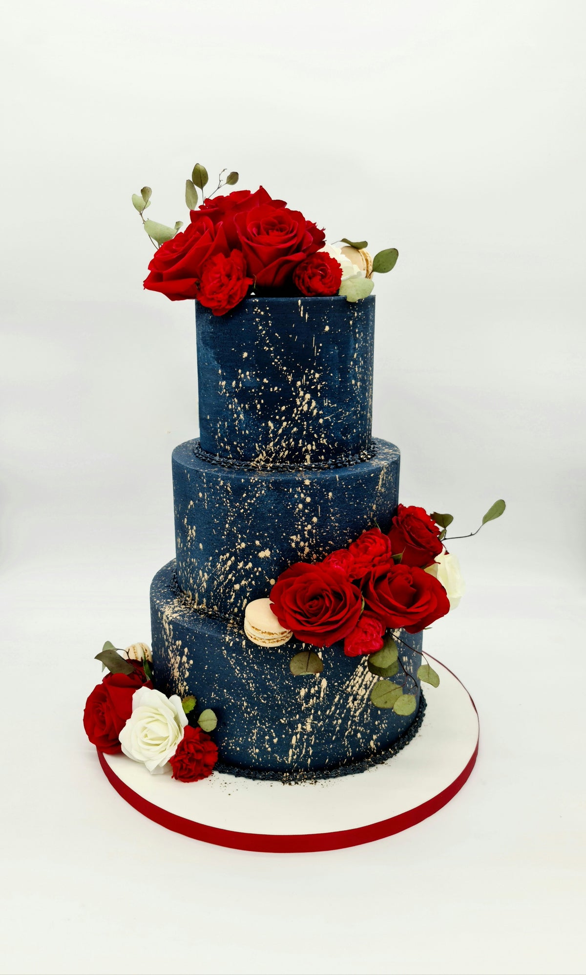 The Midnight Romance Wedding Cake
